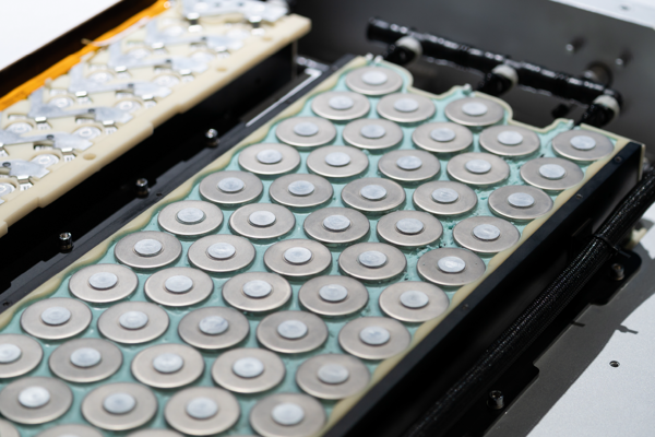 Pros and Cons of a Modular Li-ion Battery Design | Elkem | Magazine